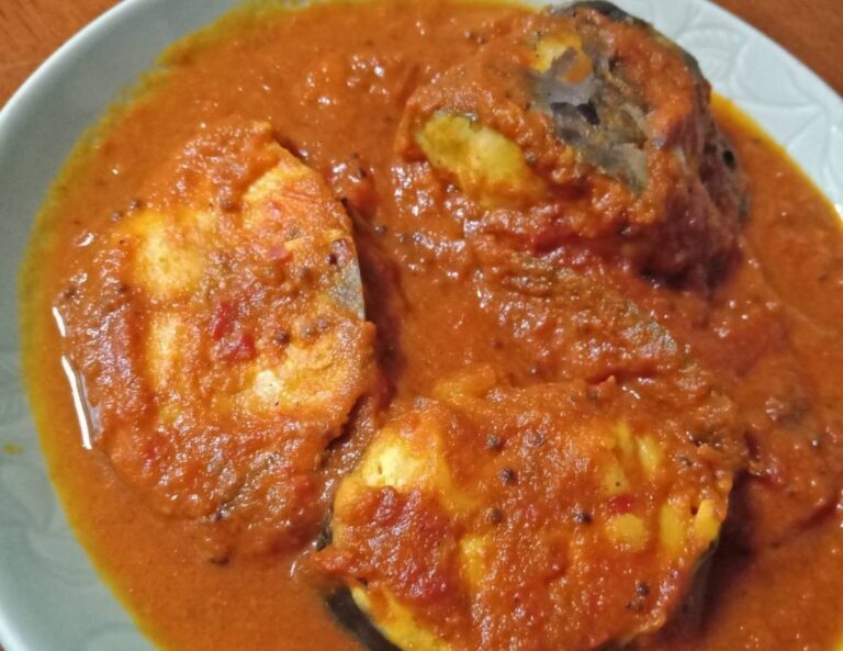 Curry de poisson curcuma, tomate et tamarin